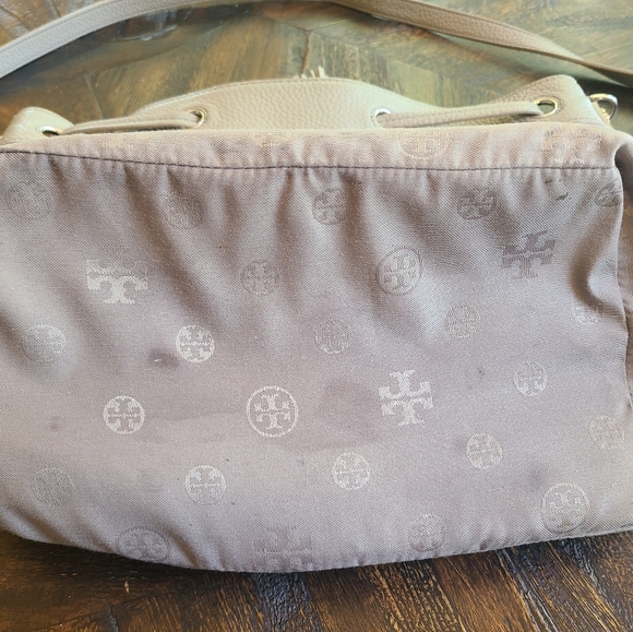 Tory Burch | Bags | Tory Burch Thea Bucket Bag | Poshmark